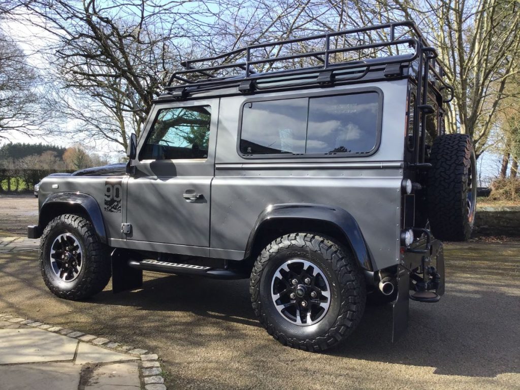 LAND ROVER DEFENDER ADVENTURE EDITION. 550 MILES.